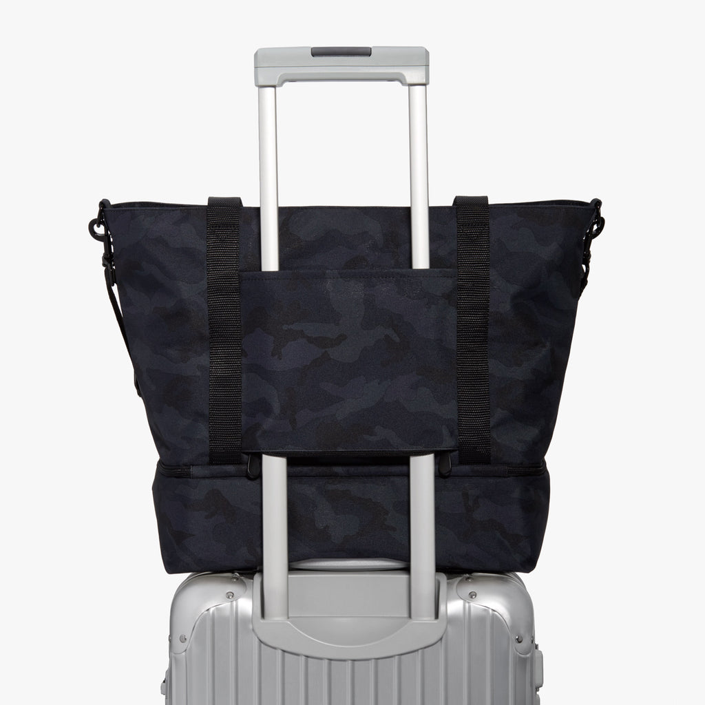 Catalina Deluxe Tote - Carry All Bag - Navy Camo Recycled Poly – Lo & Sons